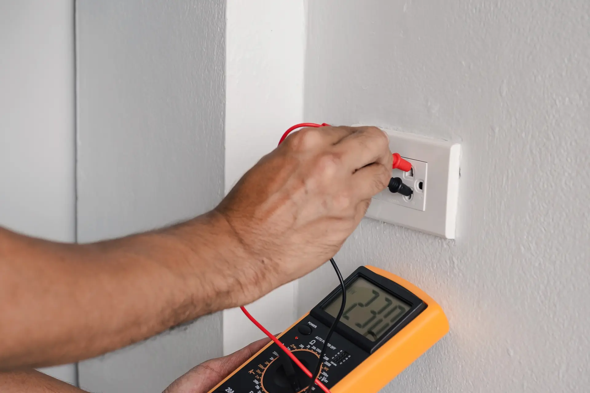 Your Complete Guide to PAT Testing in the UK for Business Safety